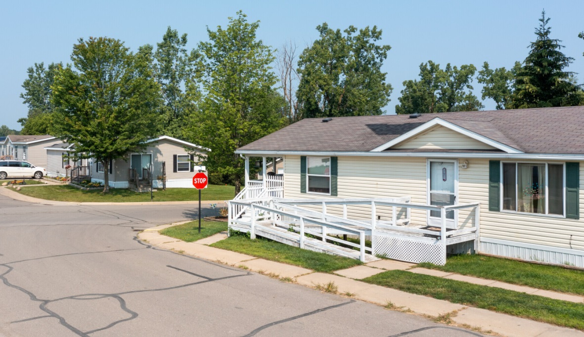 Mobile Home vs. Prefab: What's the Difference? | CSME